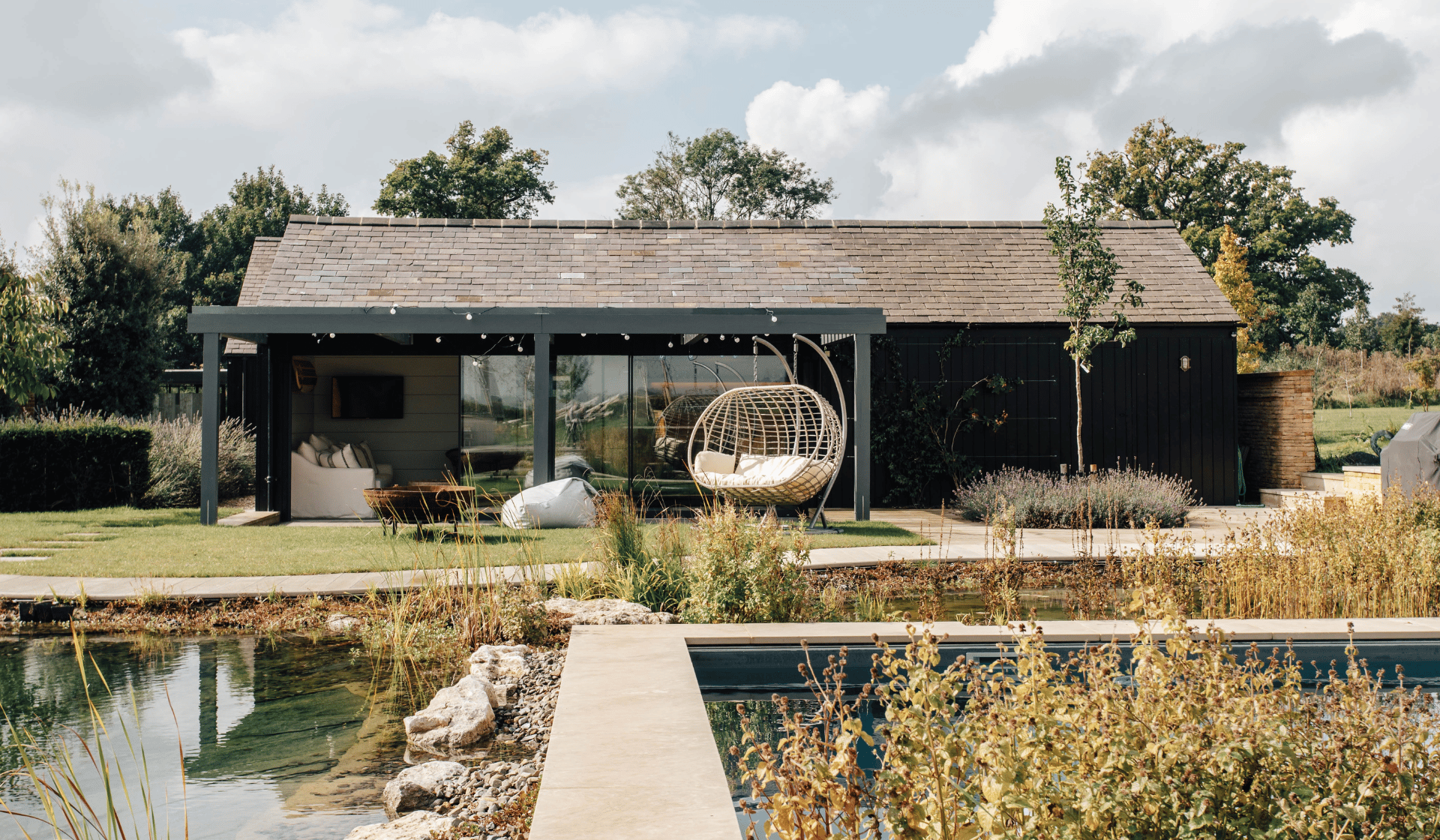 5 Great Home-Share Alternatives To Airbnb - The Handbook