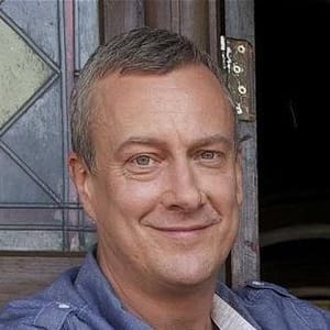 stephen tompkinson