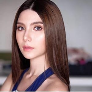 Contact Sarah Casinghini - Agent, Manager and Publicist Details