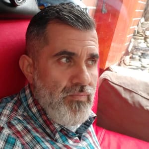 Contact Laurentiu Radu - Creator and Influencer