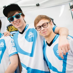 Contact BunnyFuFuu TFT - Creator and Influencer