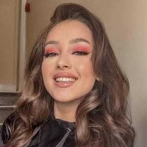 Contact Cosmina Maria Popa - Agent, Manager and Publicist Details