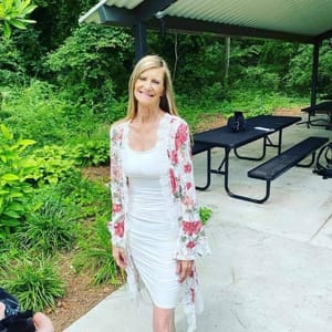 Contact Queen cheryl - Creator and Influencer