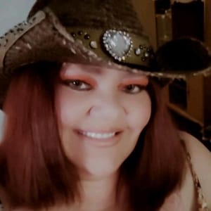 Contact Debra Ashley - Creator and Influencer