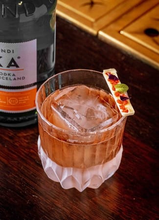 Live Music Bars Take Center Stage in London