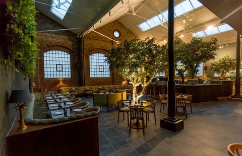 Where To Get Wood: Restaurants With Trees In Them