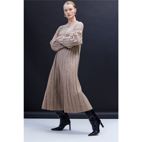 3 Easy Ways To Style This Season's Knitted Dress Trend - The Handbook