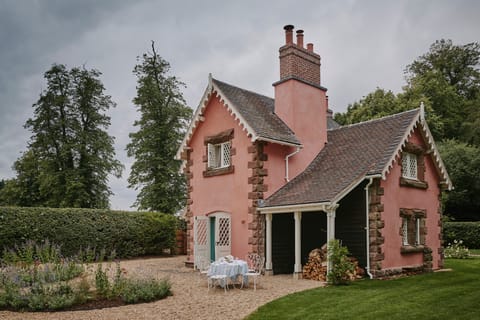 We Take A Look Inside This Charming Pink Shropshire Bolthole - The Handbook