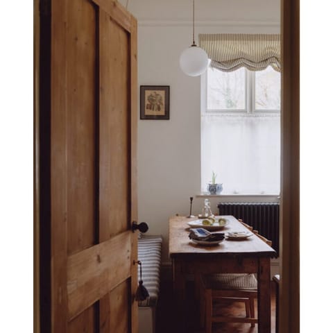 Cafe Curtains: The French Interiors Trend To Know