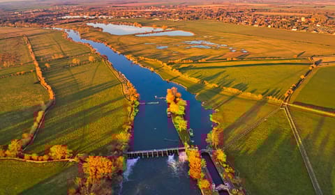 8 Islands On The River Thames You Can Actually Visit! - The Handbook