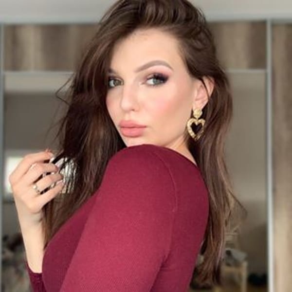 Magdalena Loskot Influencer Profile - Work With Influencer Magdalena Loskot