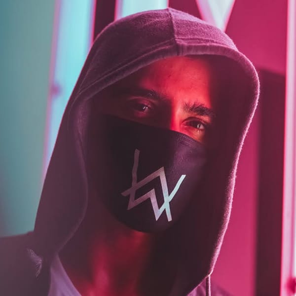 Contact LETZUPLOADIT - Creator and Influencer