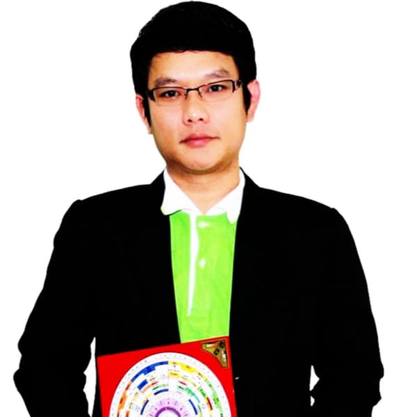 Contact หมอพัช ชัวร์ป๊าป เก่ง ต้องบวก เฮง - Creator and Influencer