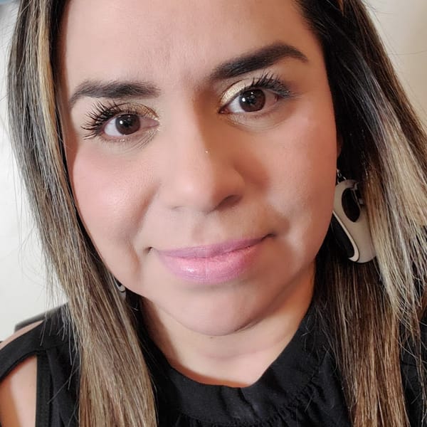 Contact Nena Postres - Creator and Influencer