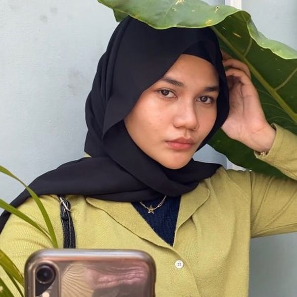 Contact Yaya Yah - Creator and Influencer