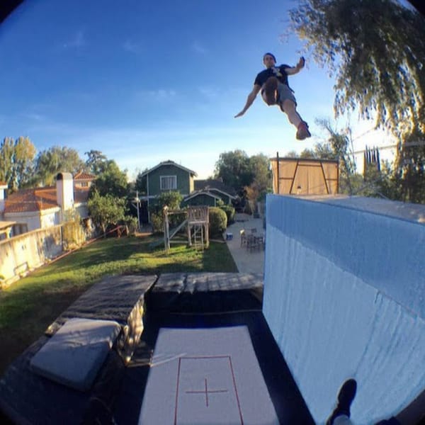 Contact JunkTramp - Creator and Influencer