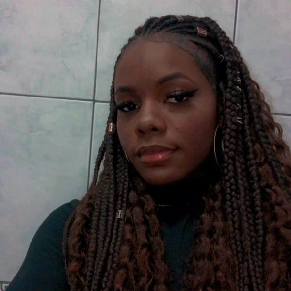Contact Vitoria Silva - Creator and Influencer