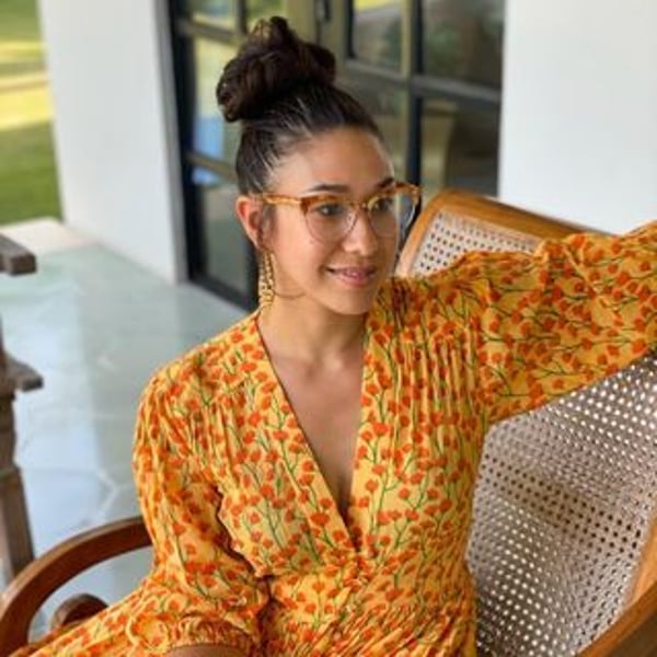 Dewa Sri Luce Rusna Contact Info | Find Influencer Numbers, Address ...