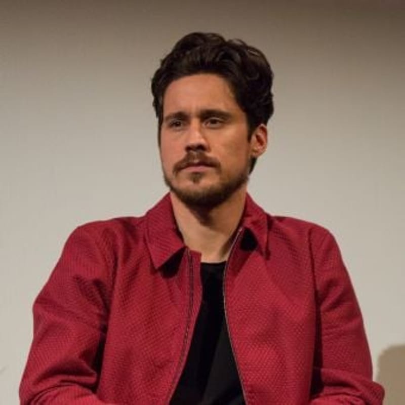 peter gadiot